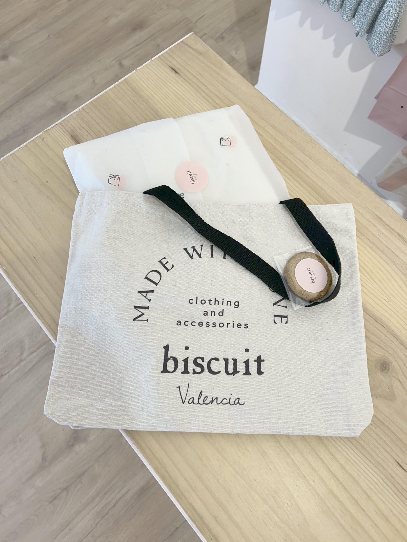 Nuestras Tiendas Biscuit